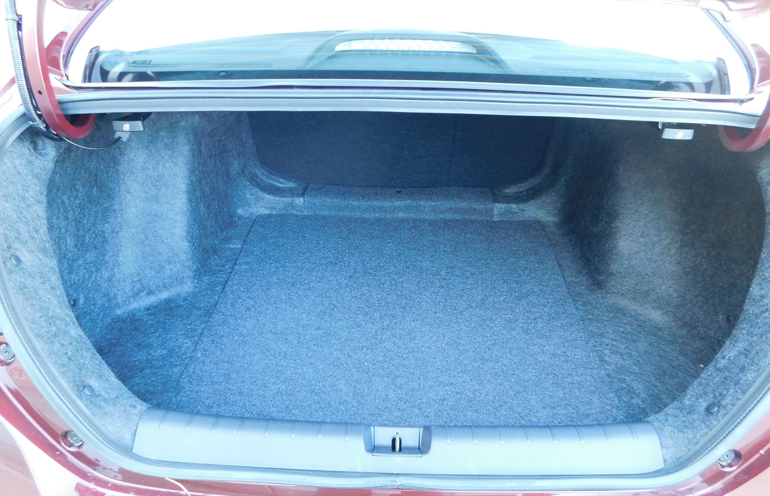 First Drive: 2019 Honda Insight Touring | Driving