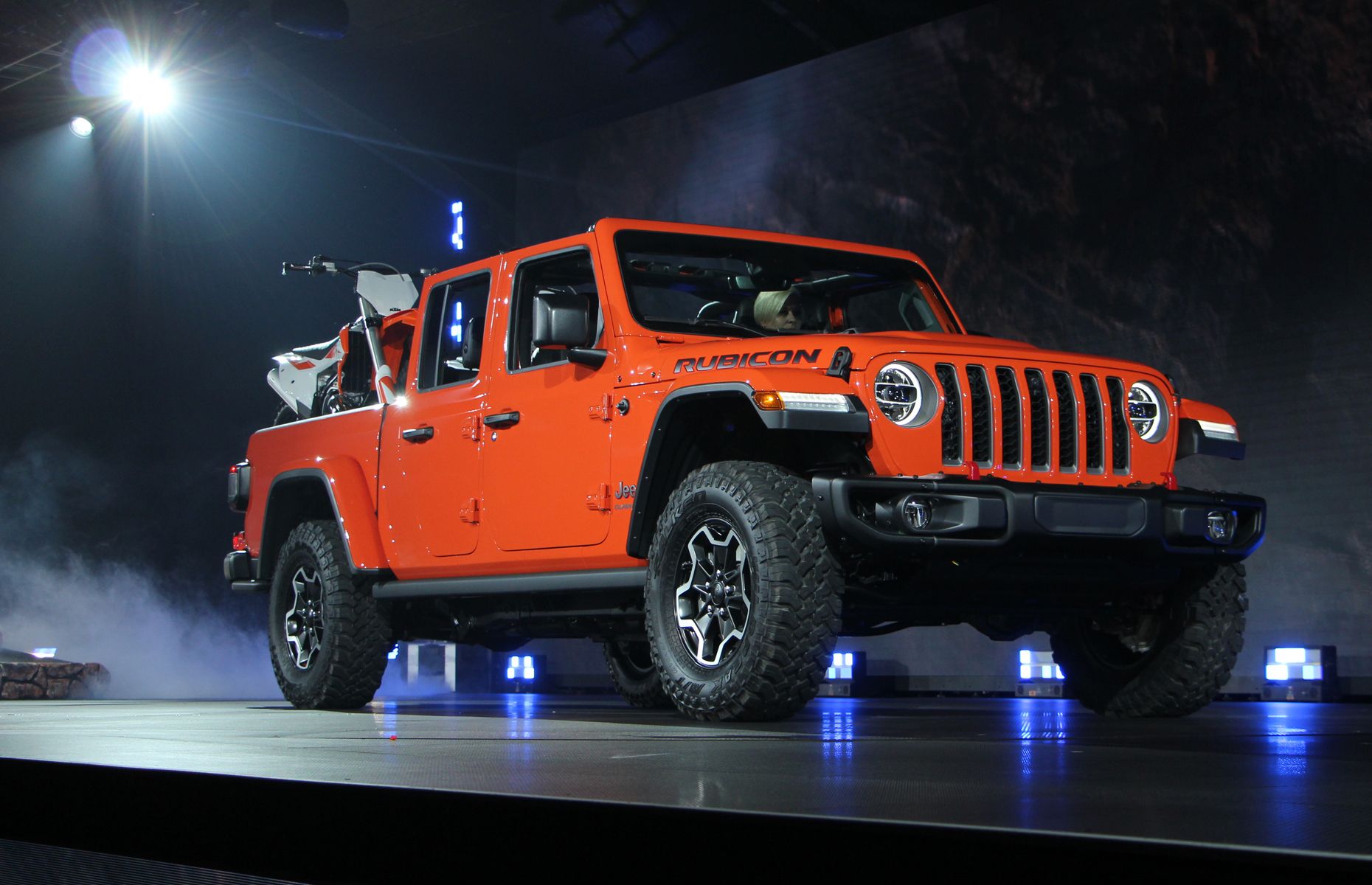 New Jeep Gladiator truck may spawn a Ford Raptor competitor | Driving