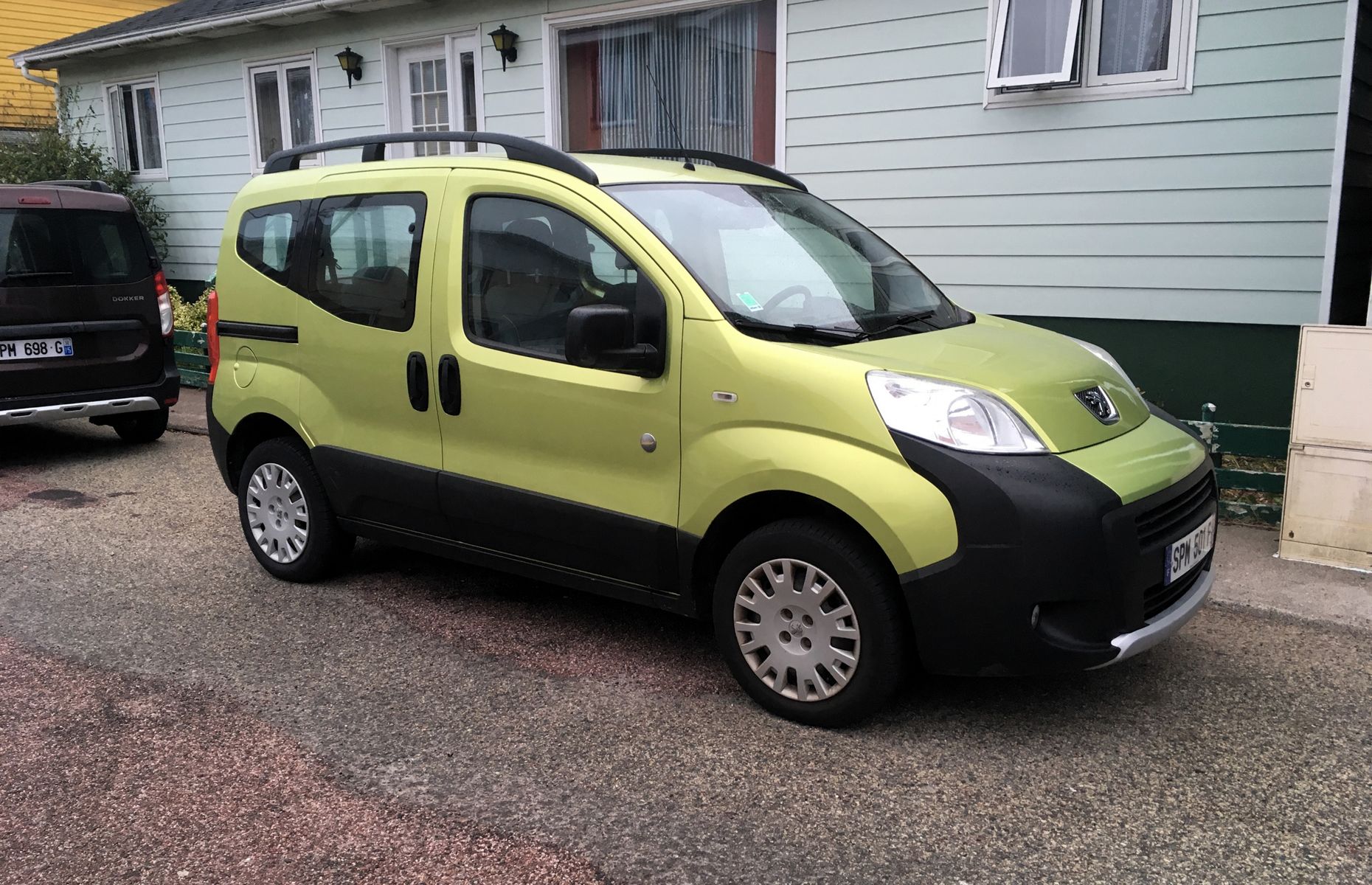 These tiny islands off Newfoundland are crowded with oddball French ...