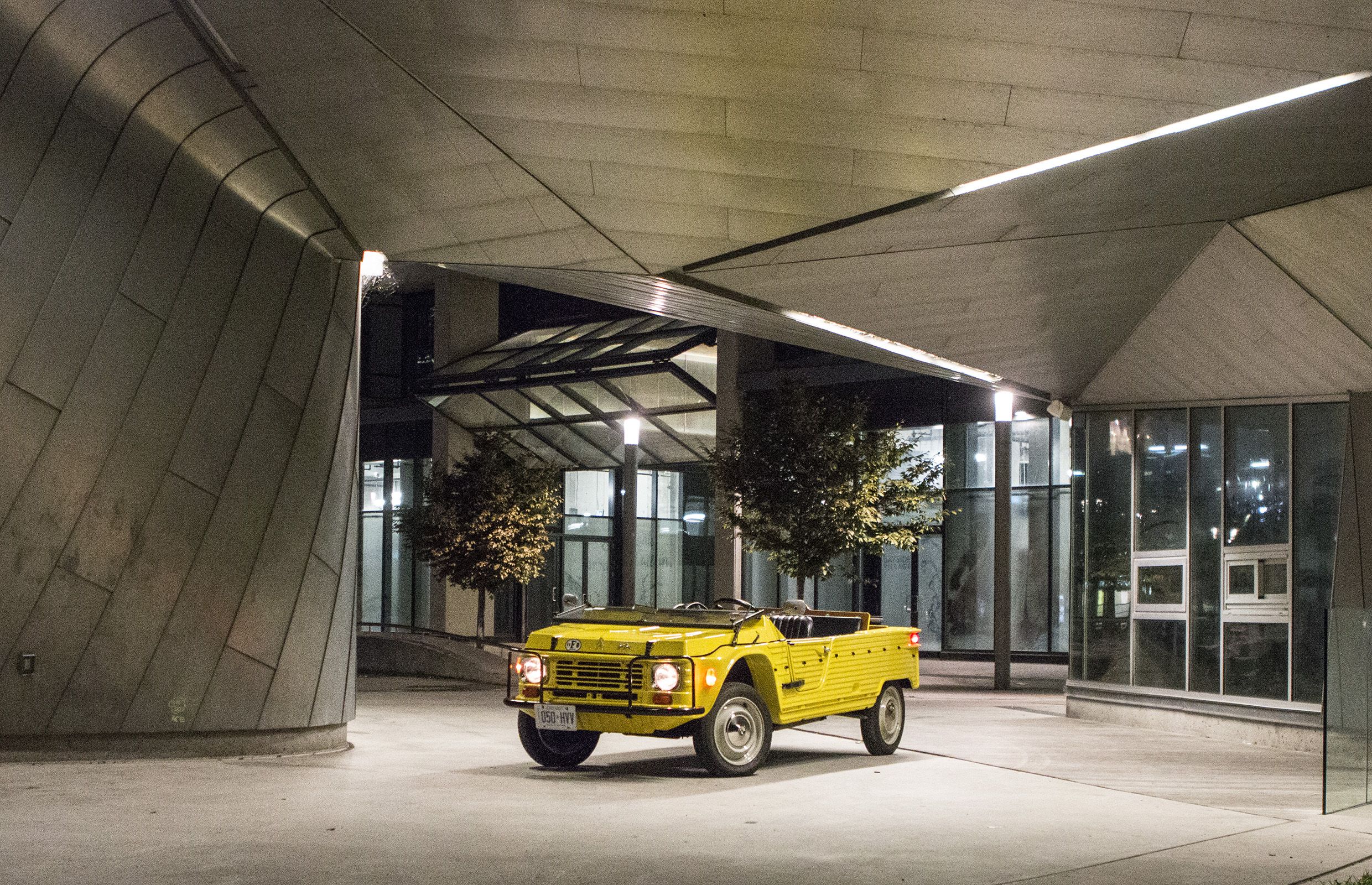 How do you turn more heads than a supercar? With a plastic French ...