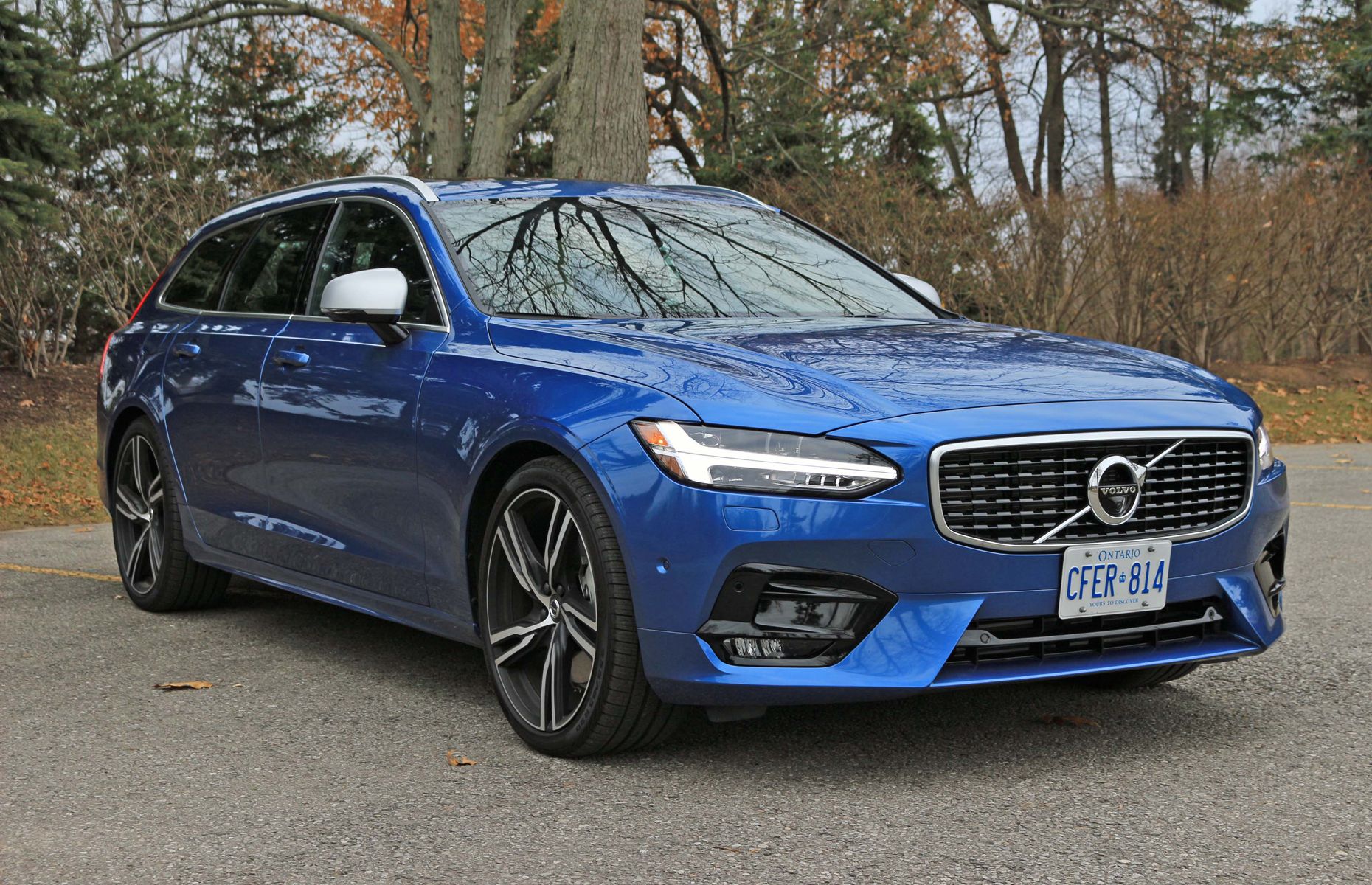 Car Review: 2019 Volvo V90 R-Design | Driving