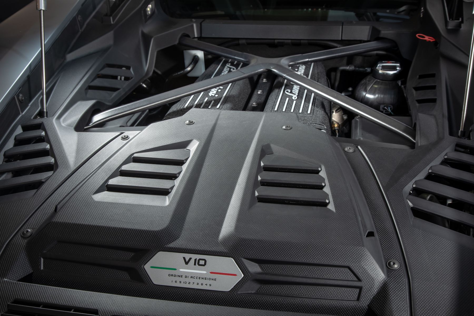 First Drive: 2020 Lamborghini Huracan Evo | Driving