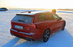 First Drive: 2020 Volvo V60 T8 R-Design | Driving