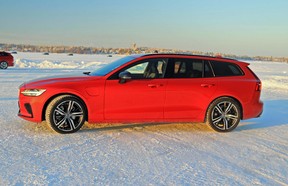 First Drive: 2020 Volvo V60 T8 R-Design | Driving