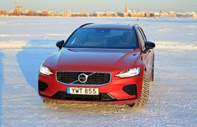 First Drive: 2020 Volvo V60 T8 R-Design | Driving