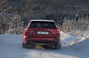 First Drive: 2020 Volvo V60 T8 R-Design | Driving