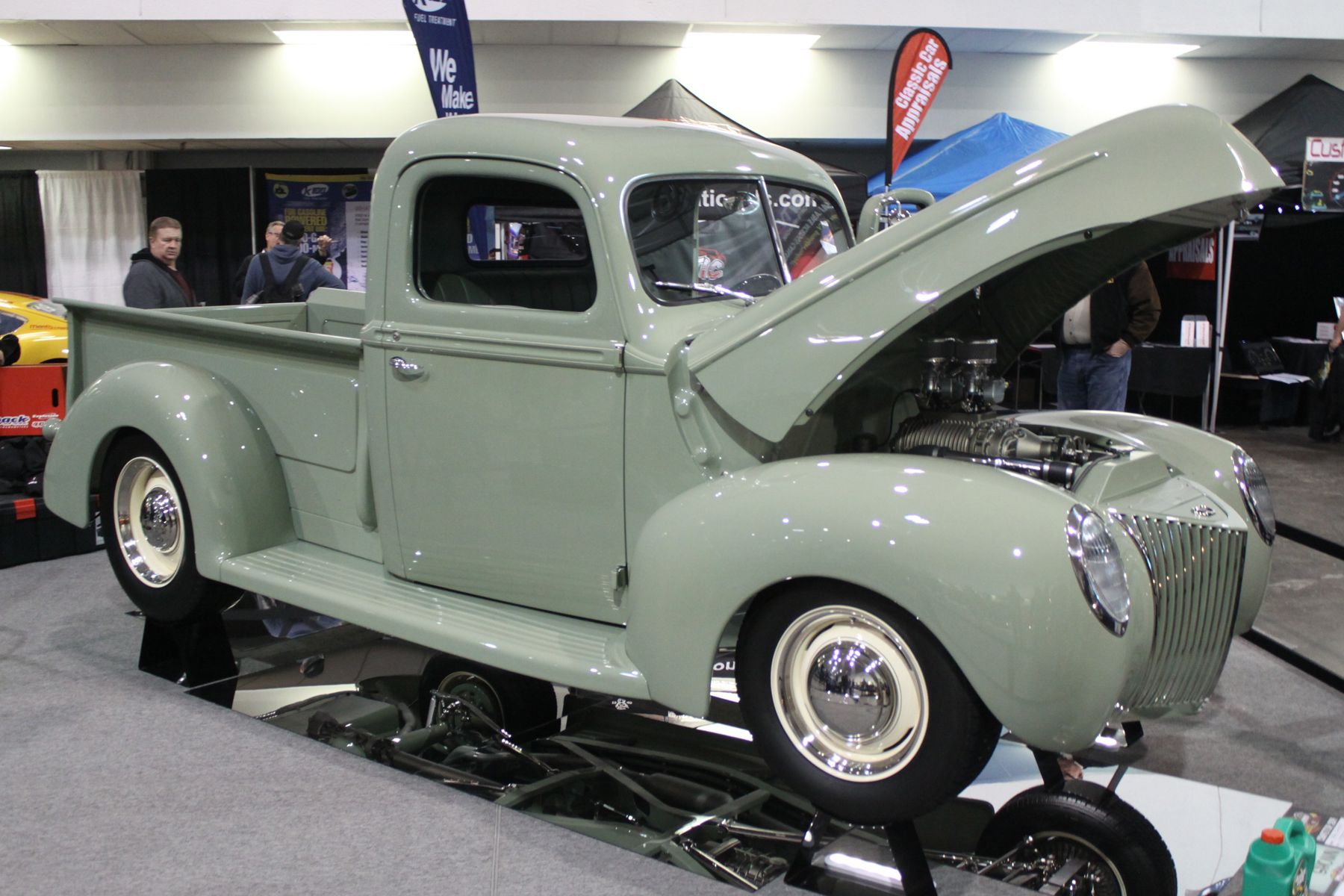 The cars of the 2019 Motorama Custom Car Expo in detail | Driving