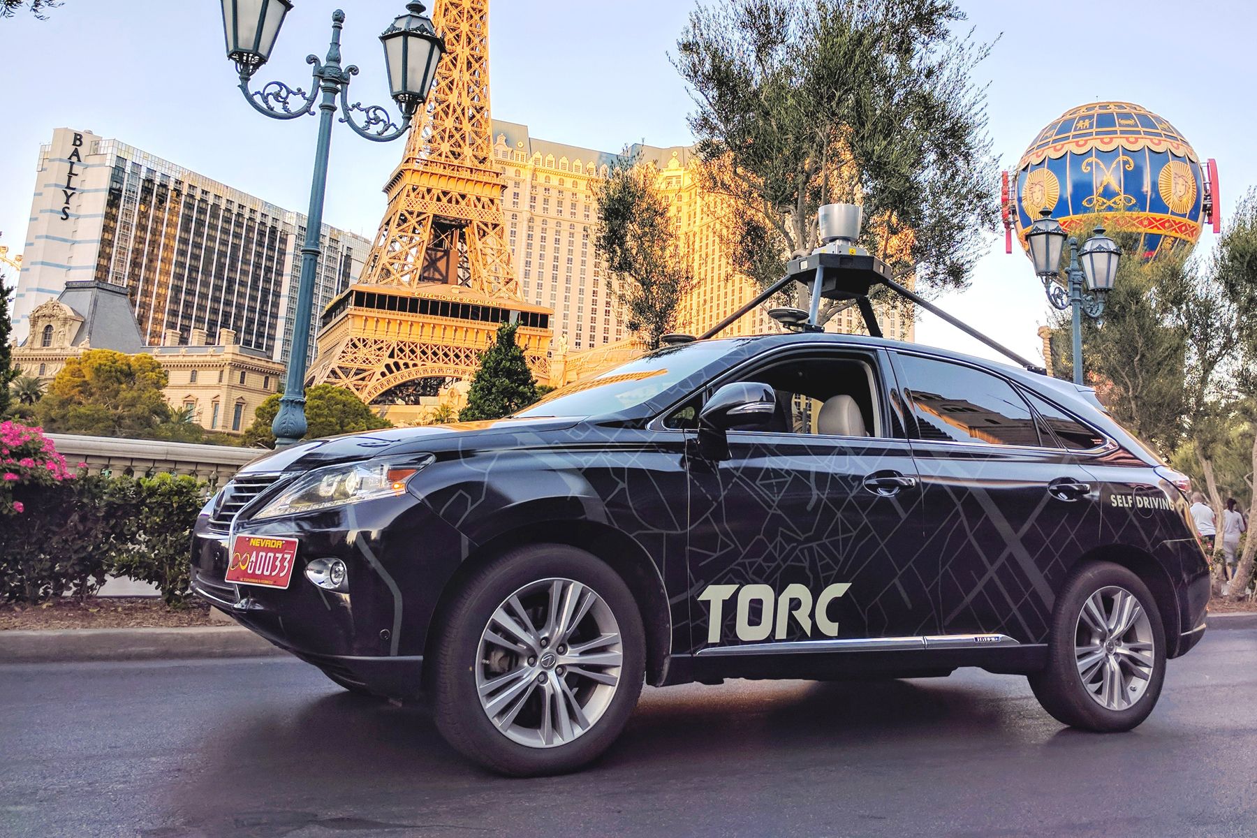 Daimler buys up U.S. tech company as part of self-driving truck effort ...