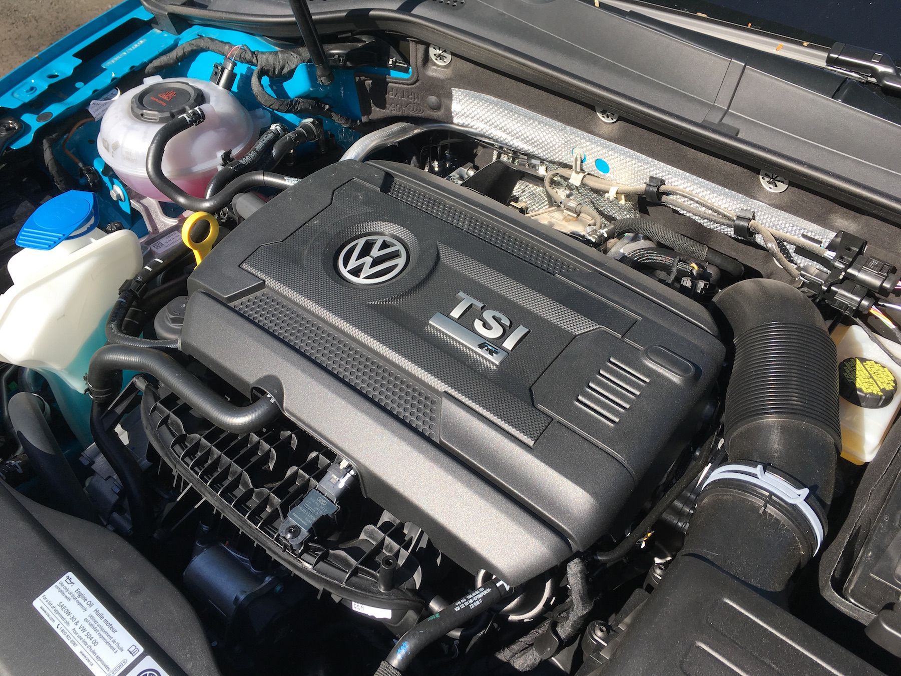 Car Review: 2019 Volkswagen Golf R | Driving