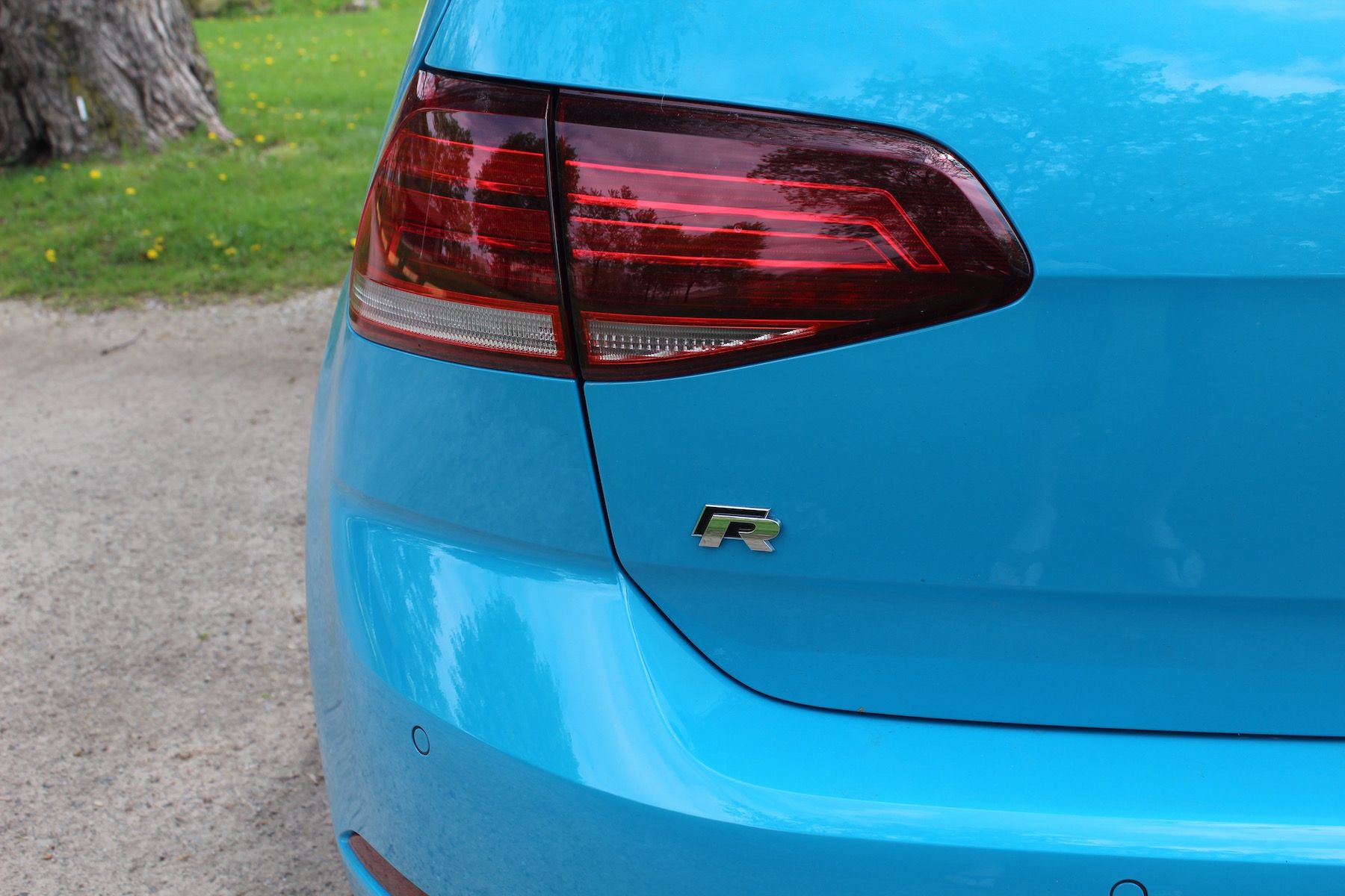 Car Review: 2019 Volkswagen Golf R | Driving