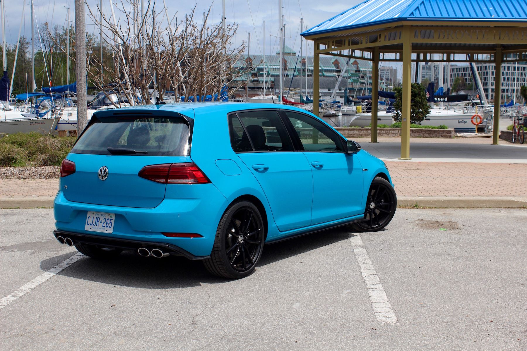 Car Review: 2019 Volkswagen Golf R | Driving