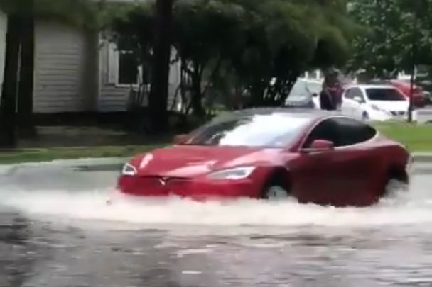 News Roundup: Tesla gets wet, the Kia Telluride debuts strong and Ford ...