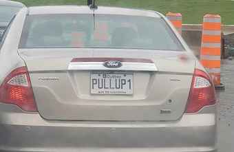 These are the best vanity plates we've seen in Quebec | Driving