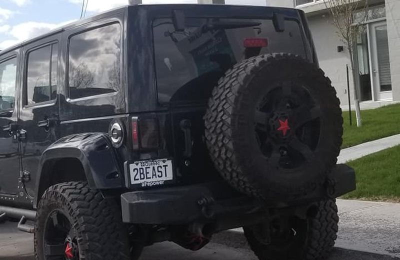 These are the best vanity plates we've seen in Quebec | Driving