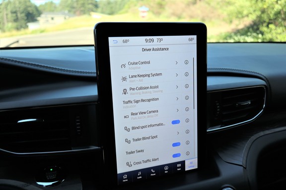 First Drive: 2020 Ford Explorer | Driving