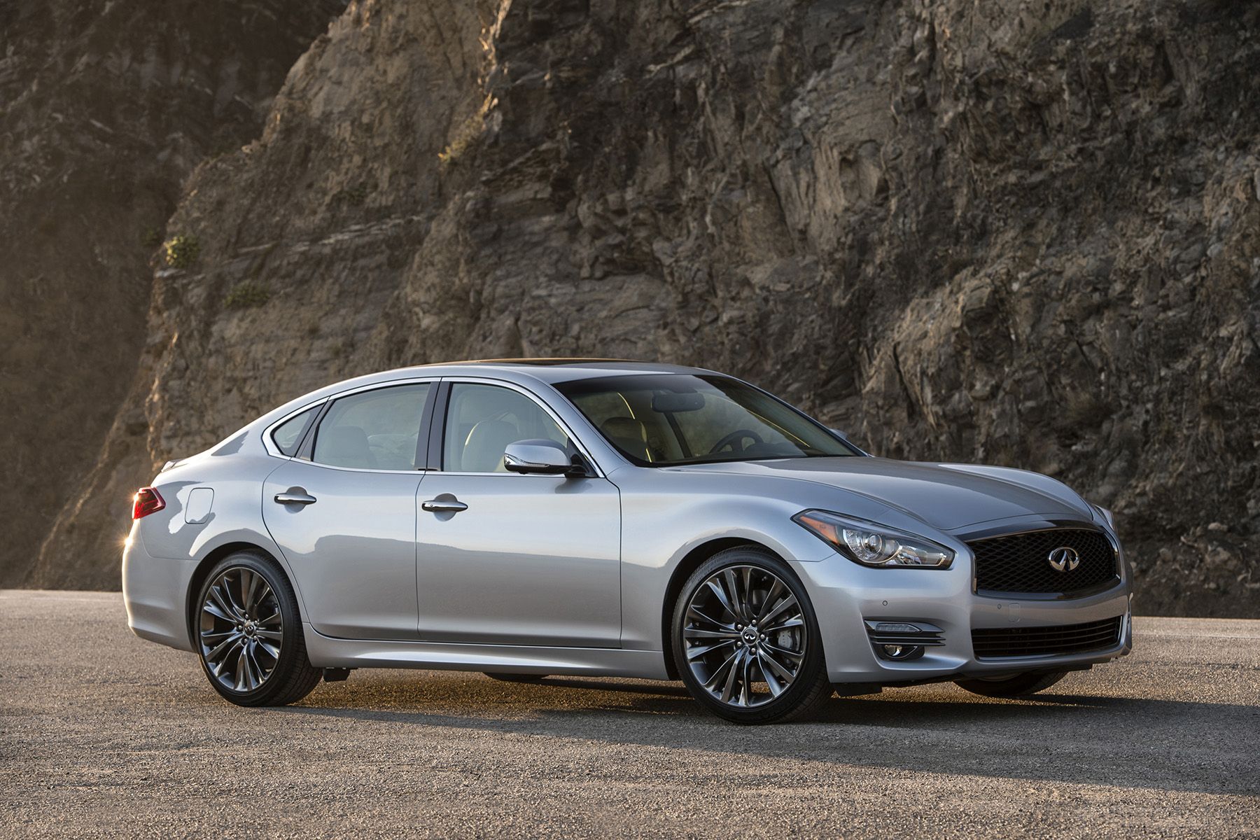 Infiniti is killing off its Q70 sedan | Driving