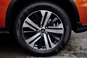 SUV Review: 2020 Mitsubishi RVR | Driving