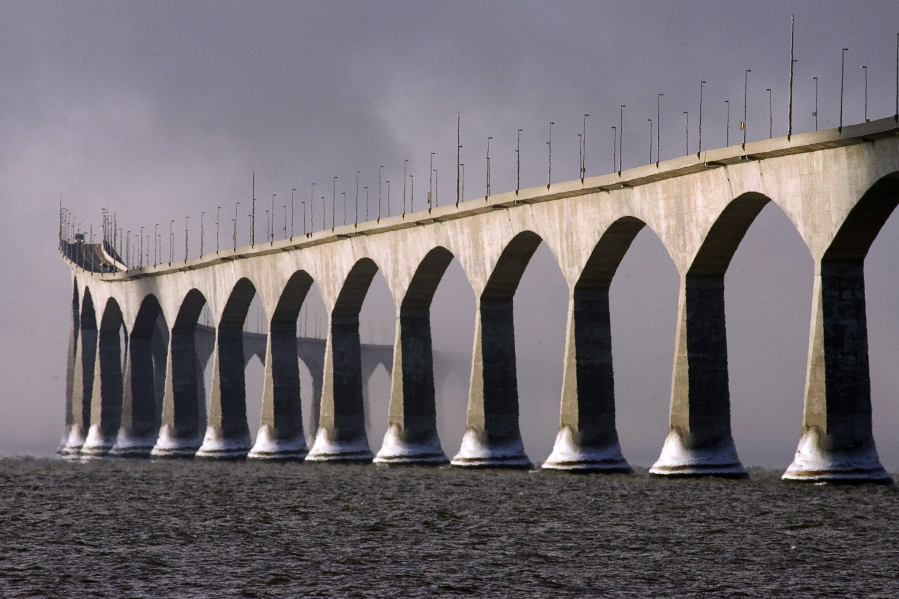 How quick could the world's fastest car cross Canada's longest bridge ...
