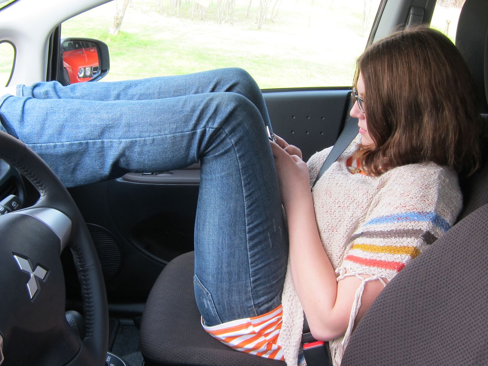 These are the 5 dumbest ways to sit in a vehicle | Driving