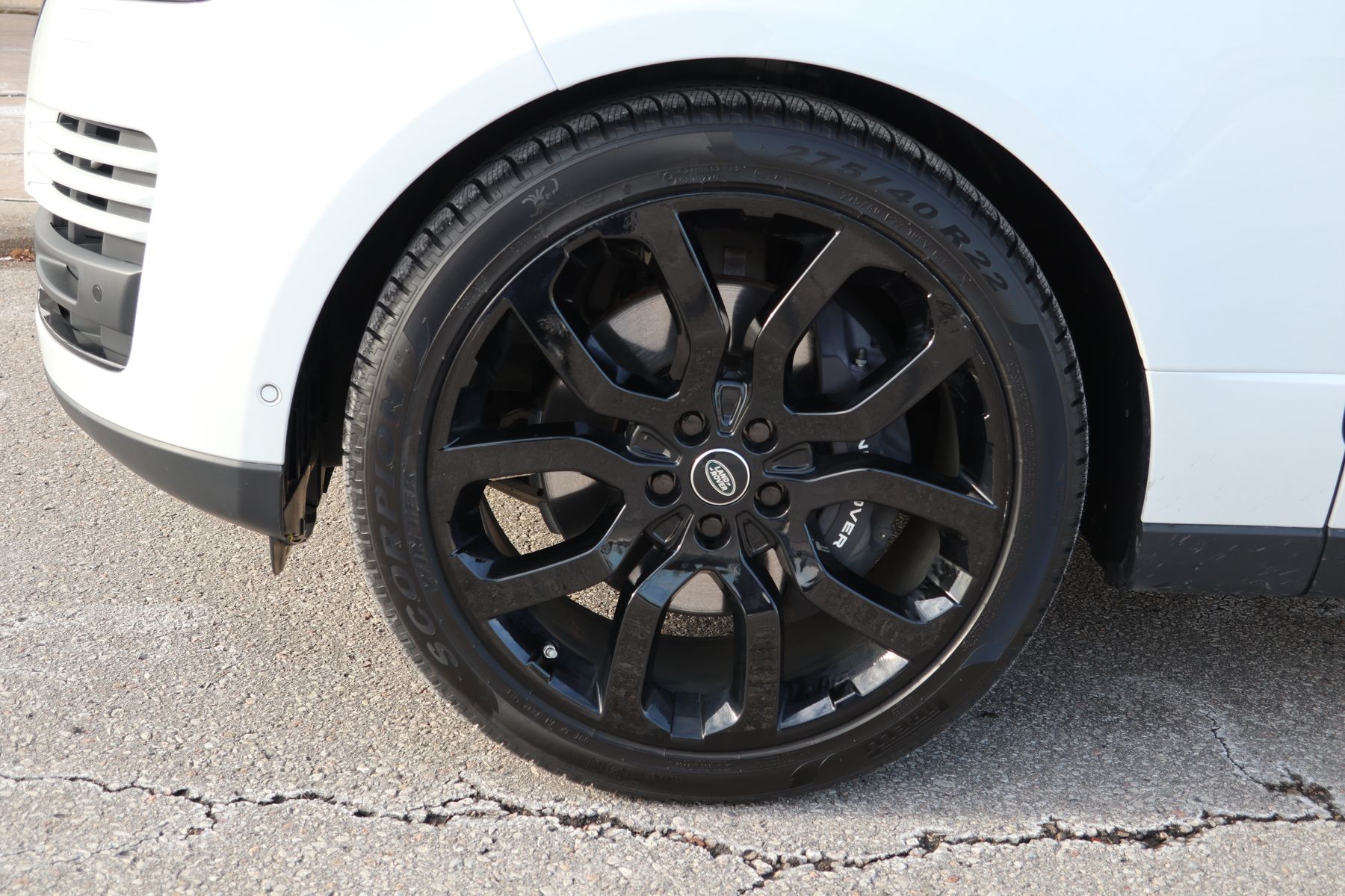 SUV Review: 2020 Land Rover Range Rover P525 HSE | Driving