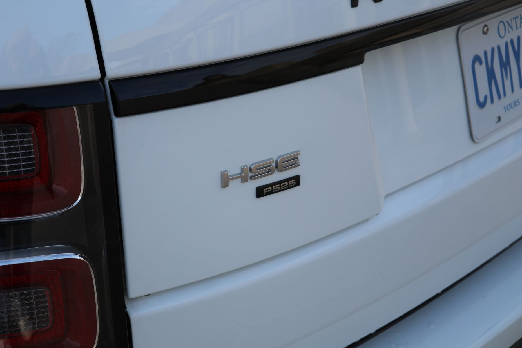 SUV Review: 2020 Land Rover Range Rover P525 HSE | Driving