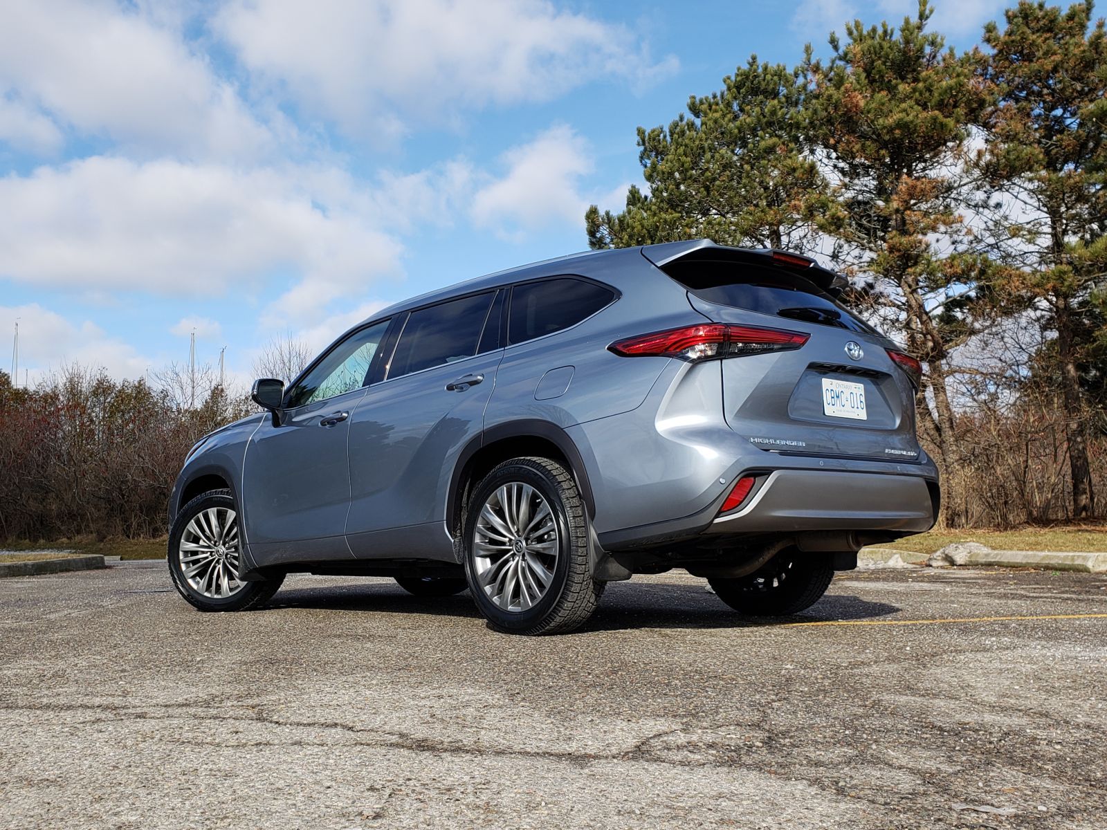 SUV Review: 2020 Toyota Highlander | Driving