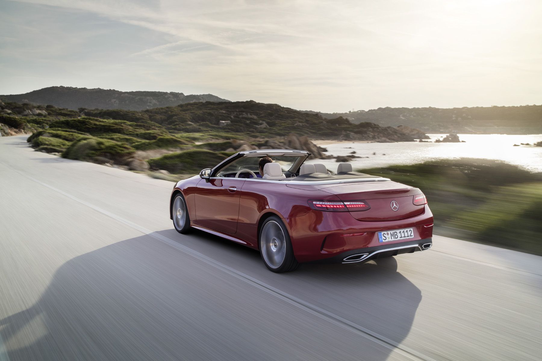 The 2021 Mercedes-Benz E-Class two-doors have the wildest tech yet ...