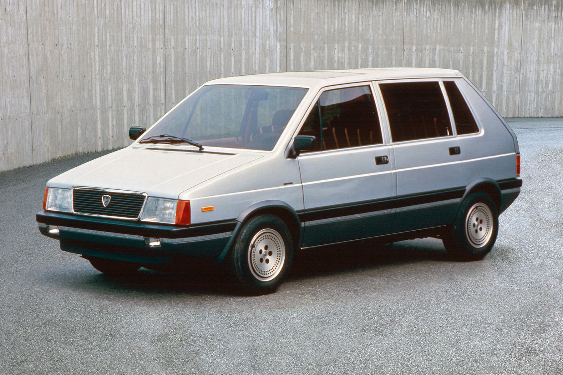 10 rare minivans you won’t see every day | Driving