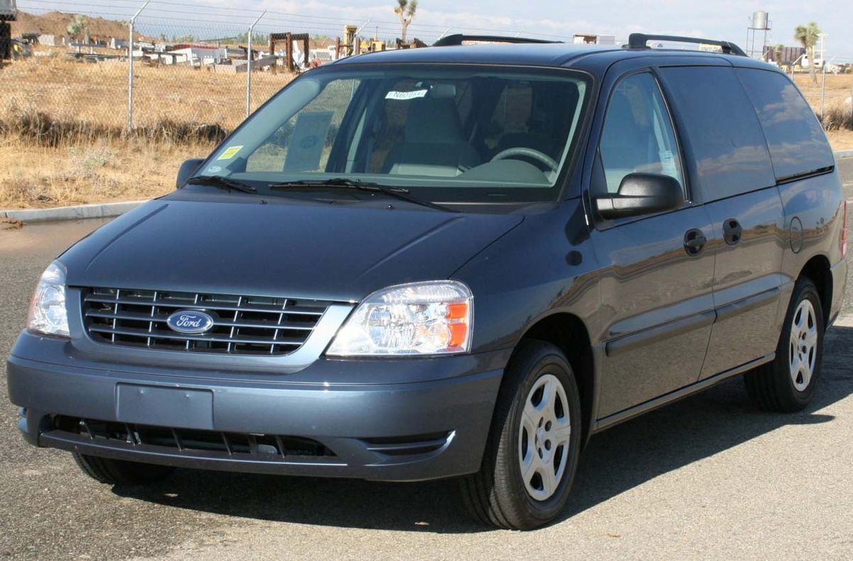 10 rare minivans you won’t see every day | Driving