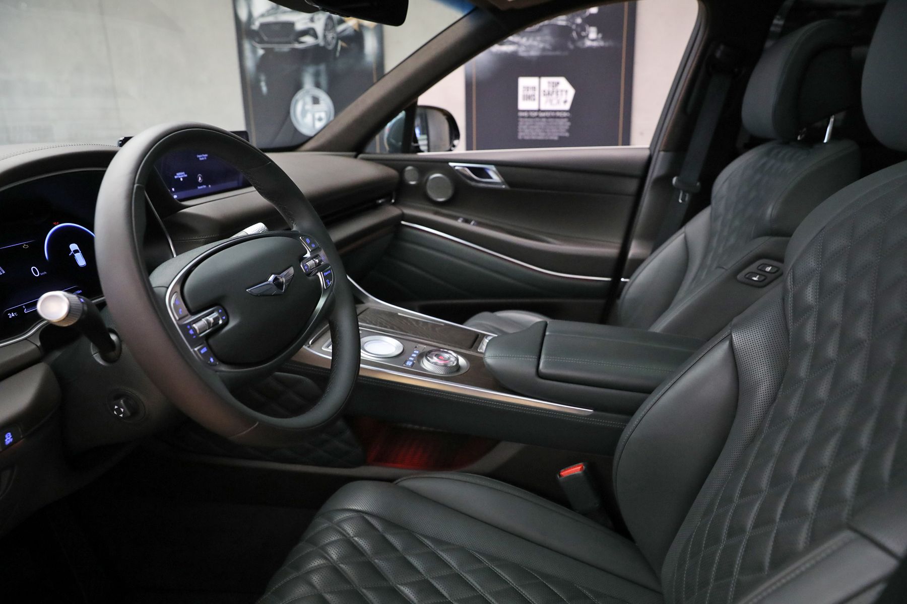 Ministry of Interior Affairs: 2021 Genesis GV80 | Driving