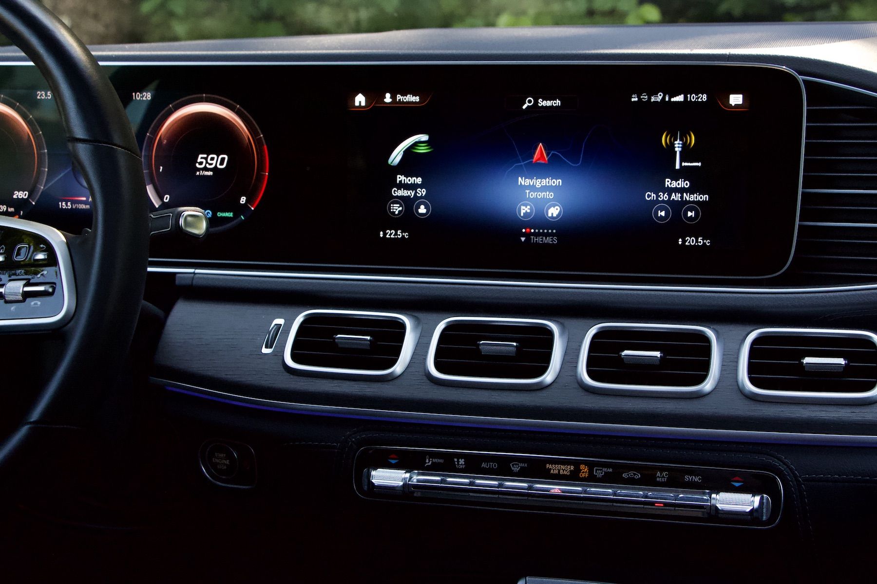 2020 Mercedes-Benz GLS 580 Interior Deep Dive | Driving