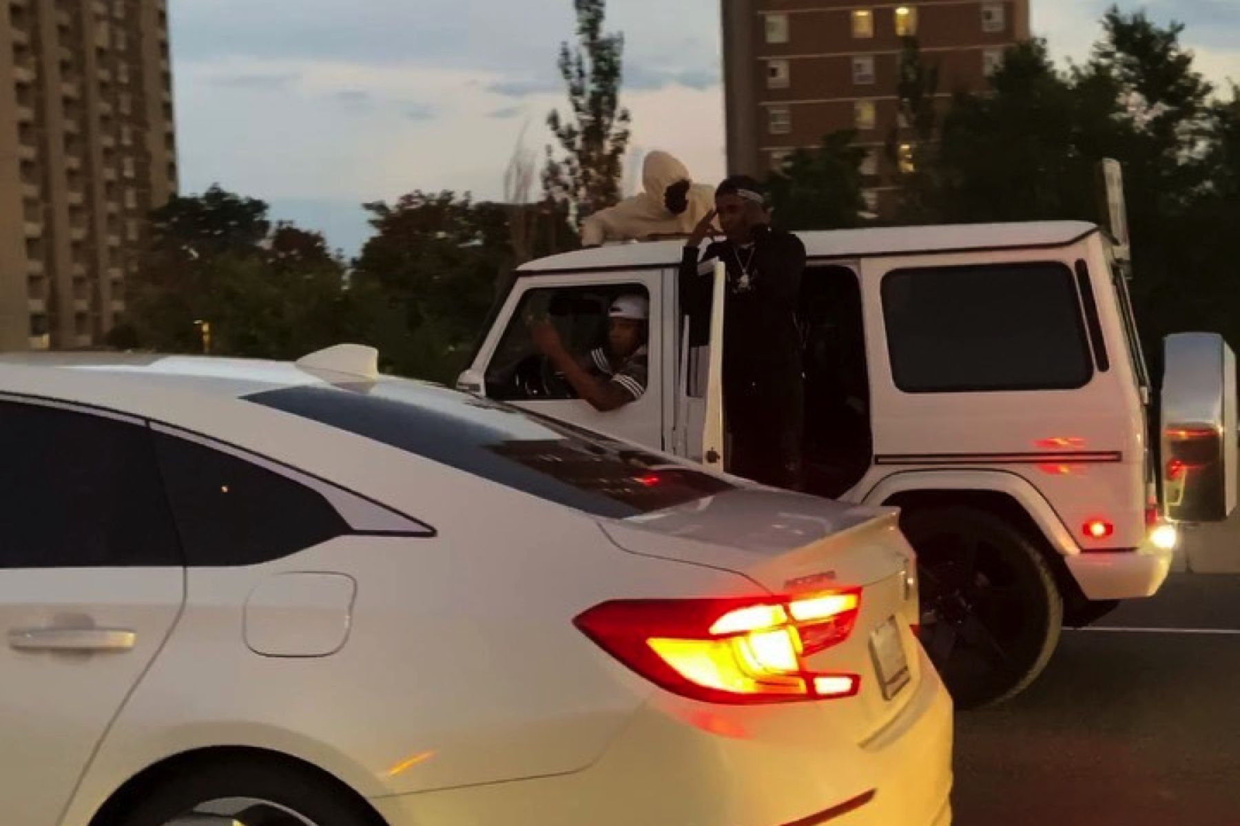 Local Toronto rapper stops 401 highway traffic to shoot music video ...
