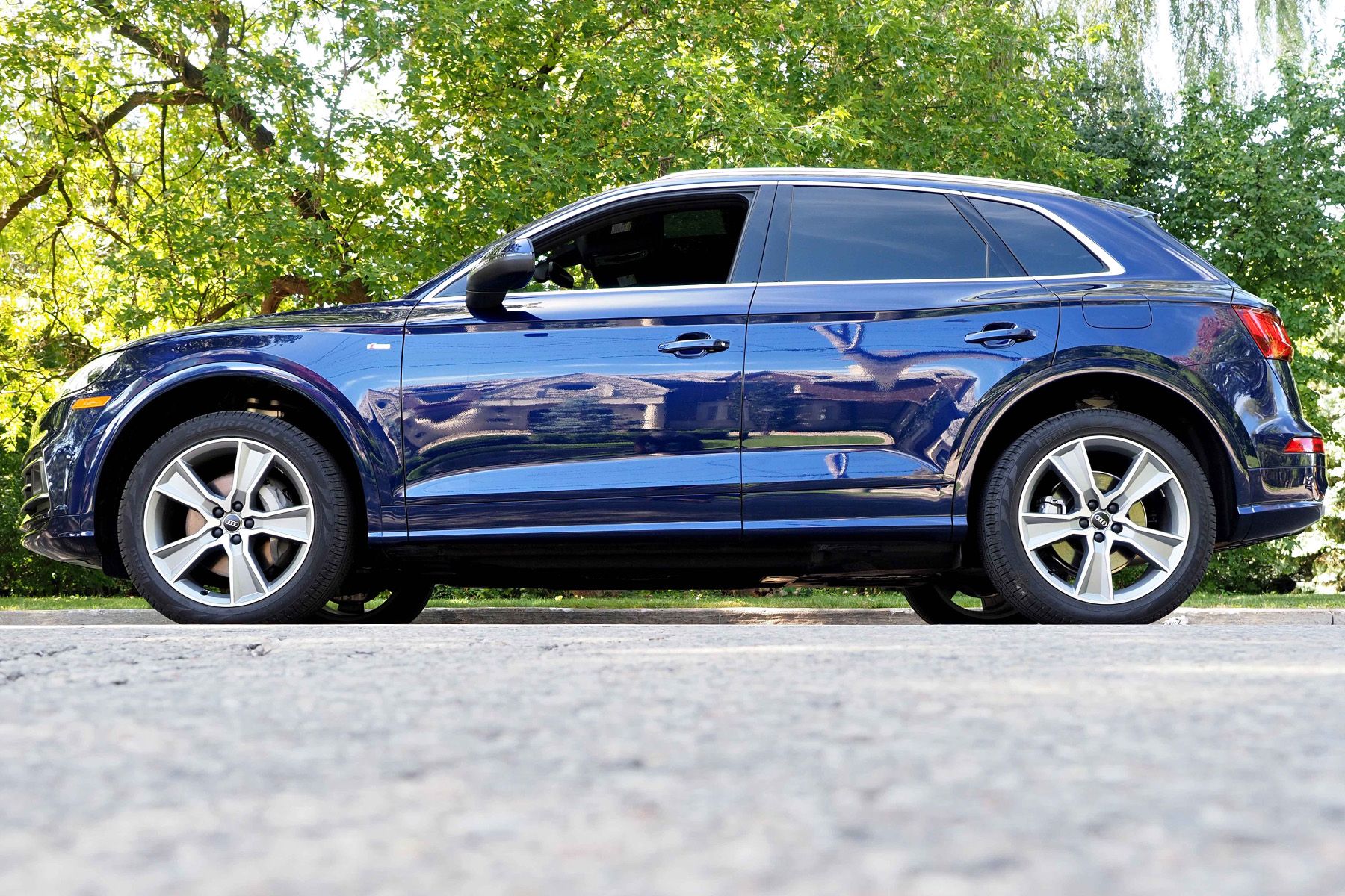 Driving By Numbers: Canada's 10 best-selling luxury vehicles in 2020 ...