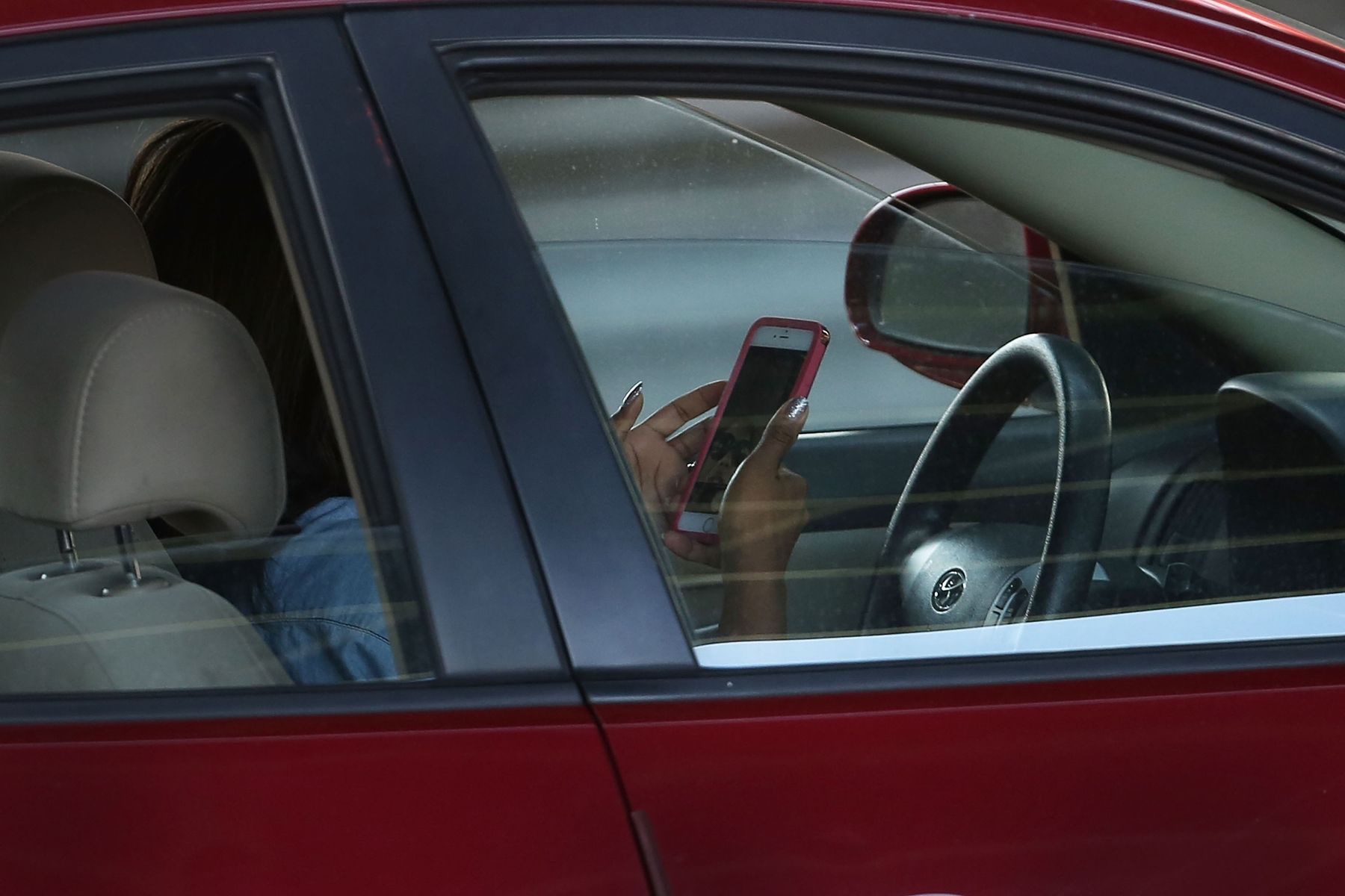 Distracted driving laws across Canada, from the harshest to the most ...