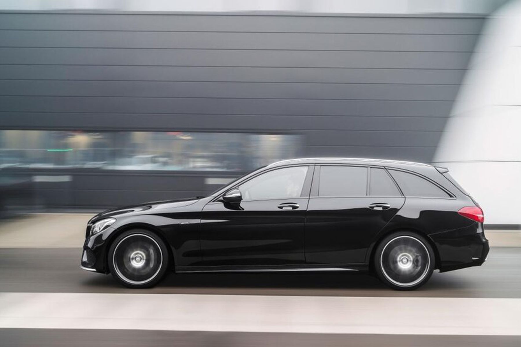 This is what you should know before buying a performance station wagon ...