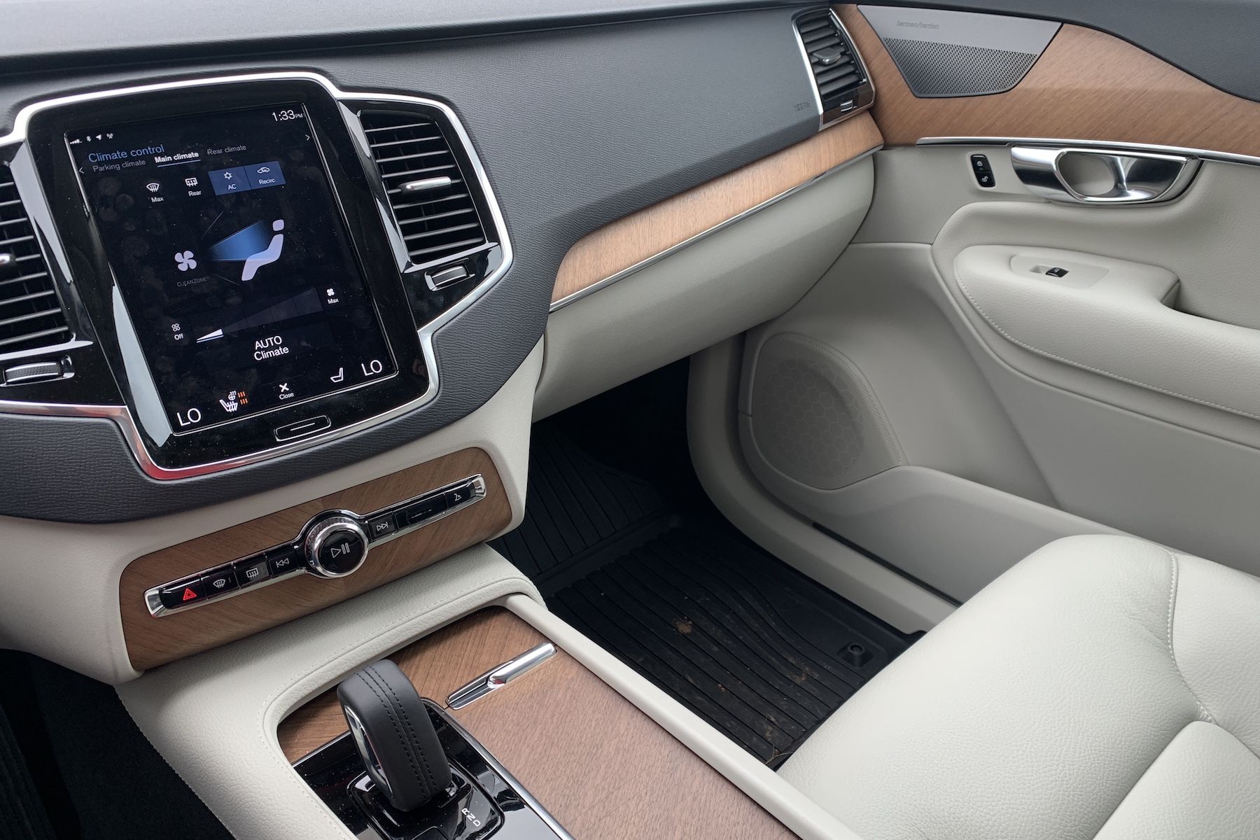 How the Volvo XC90 stacks up to a record-setting wagon that's traveled ...