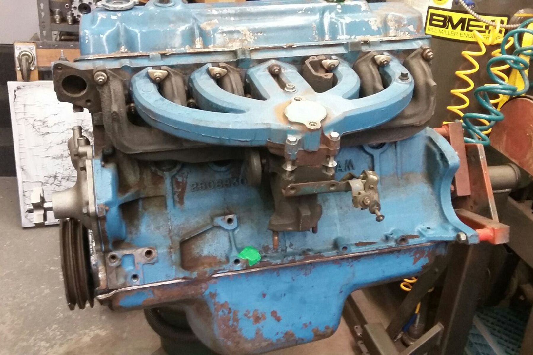 Rebuilding the Slant Six engine of a 1971 Plymouth | Driving