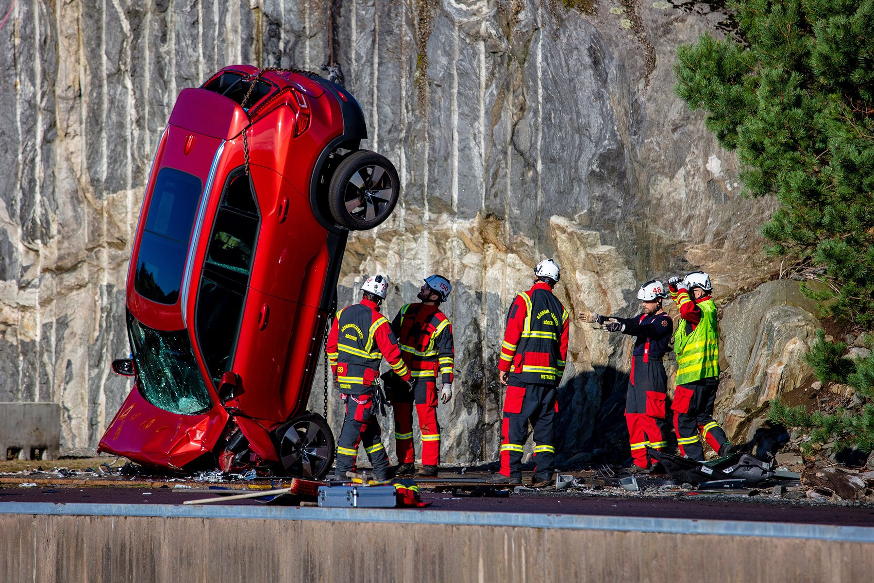 Watch: Volvo drops cars 30 metres so first responders can practice ...