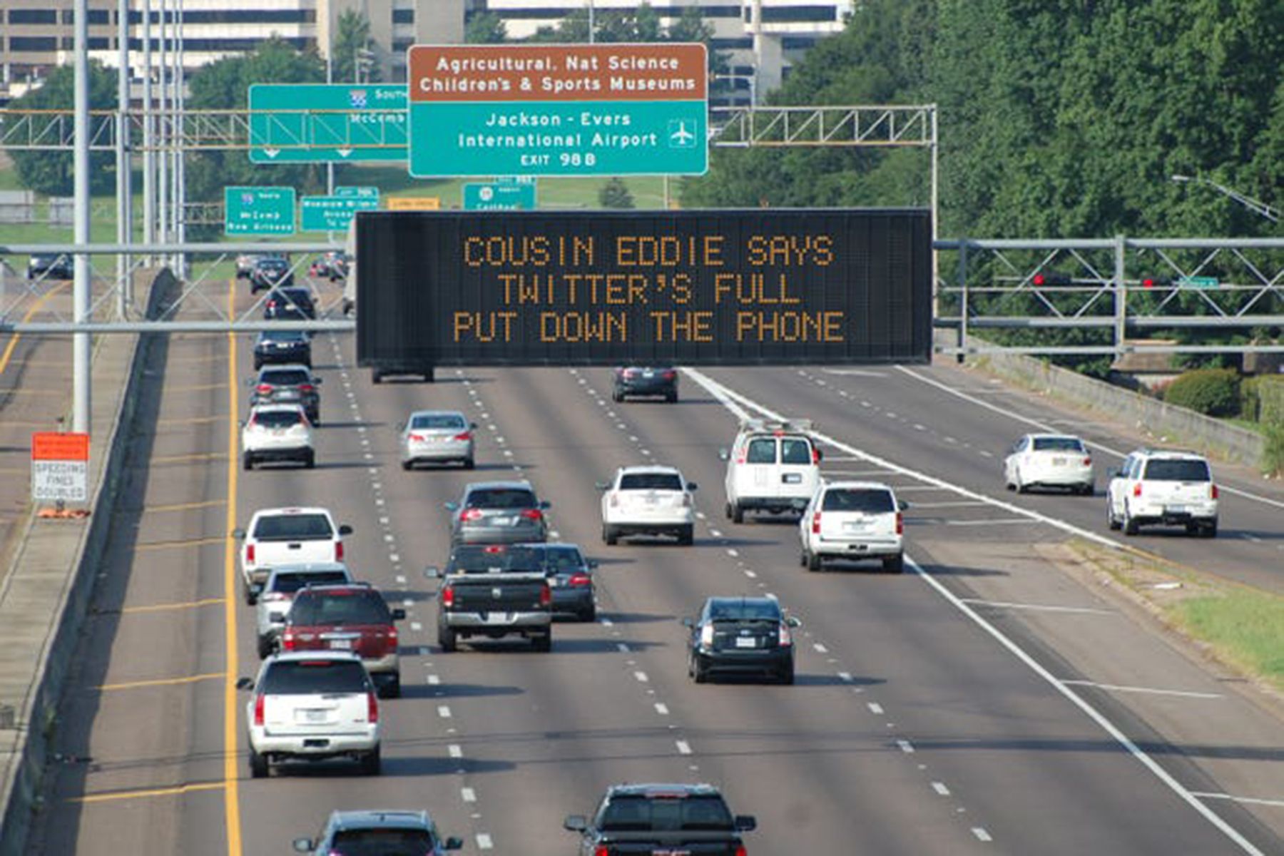 These 5 actual digital road signs got drivers chuckling | Driving