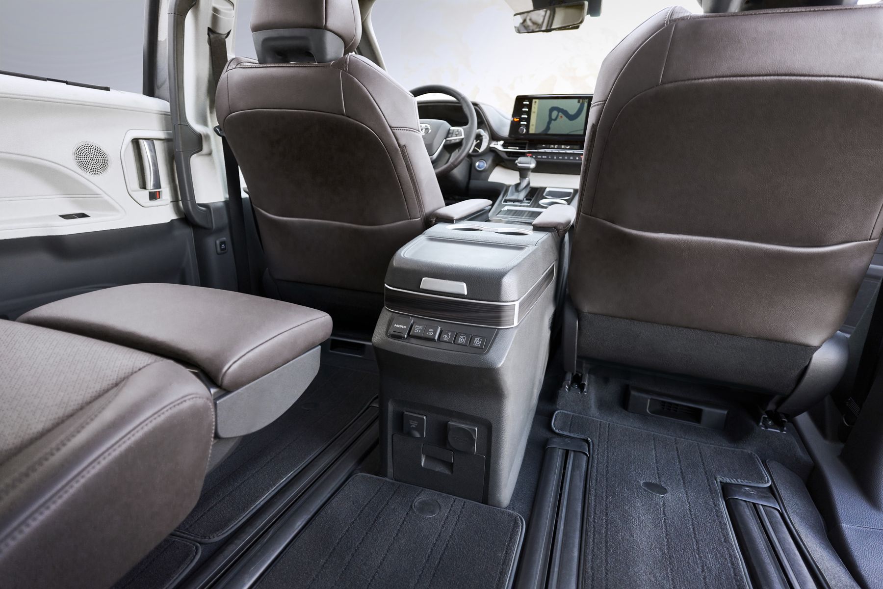 Ministry of Interior Affairs: 2021 Toyota Sienna - Driving.ca | Driving