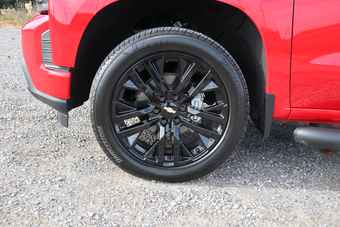 2020 Chevrolet Silverado 1500 RST Rally Edition Pickup Review | Driving