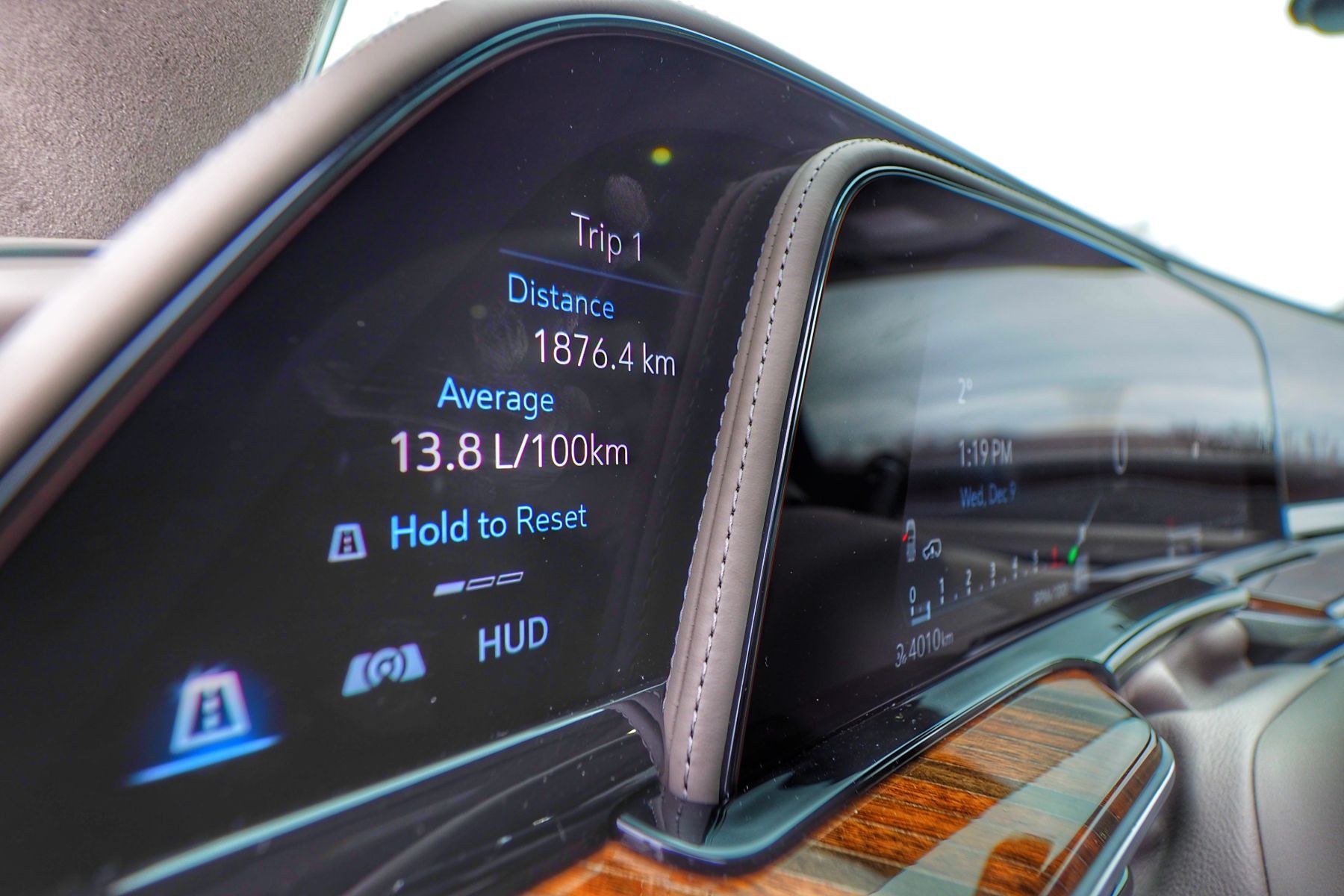 A tale of two luxury SUVs: Cadillac Escalade vs. Land Rover Defender ...