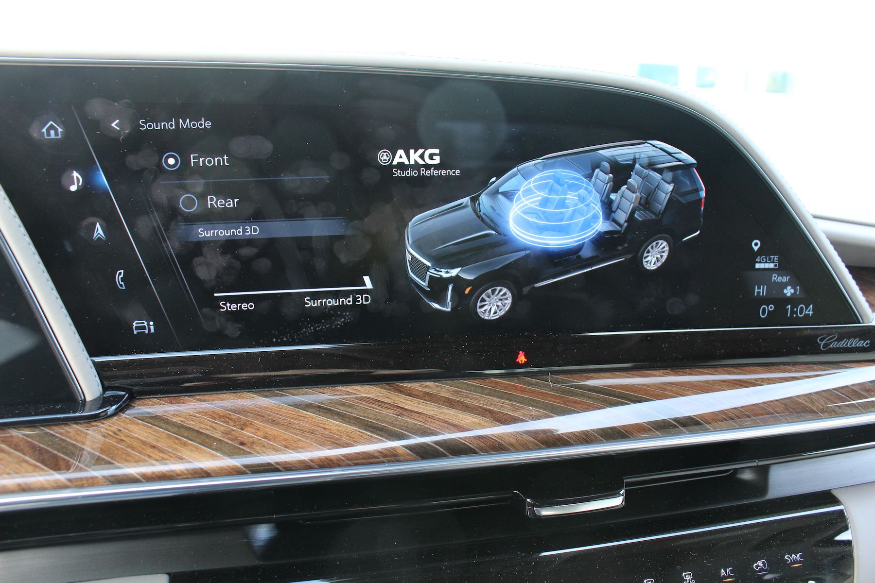 Which luxury brand has the better sound system — Lincoln or Cadillac ...