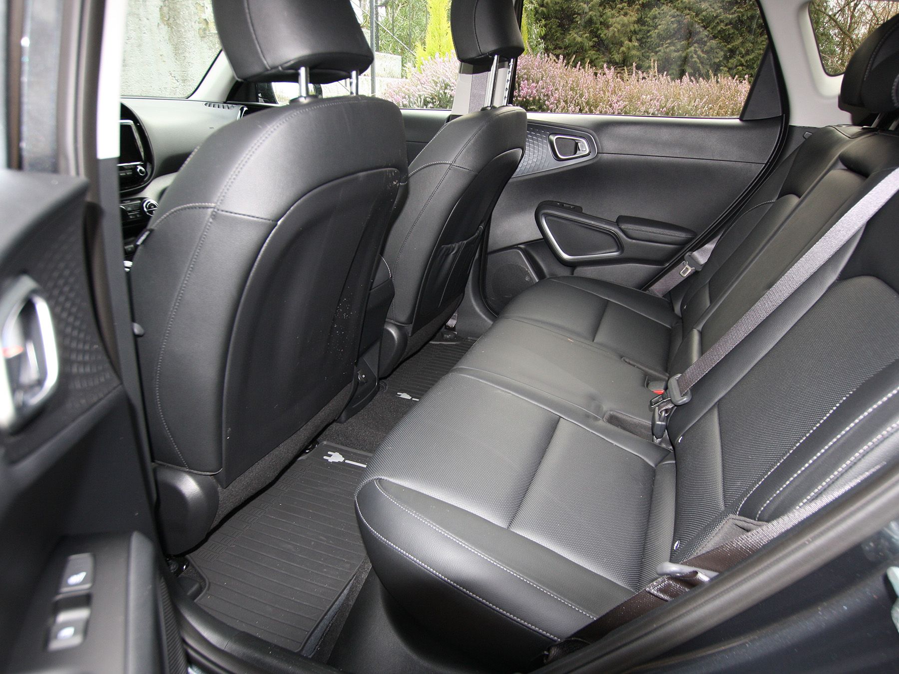 5 Things: 2021 Kia Soul EV Limited | Driving