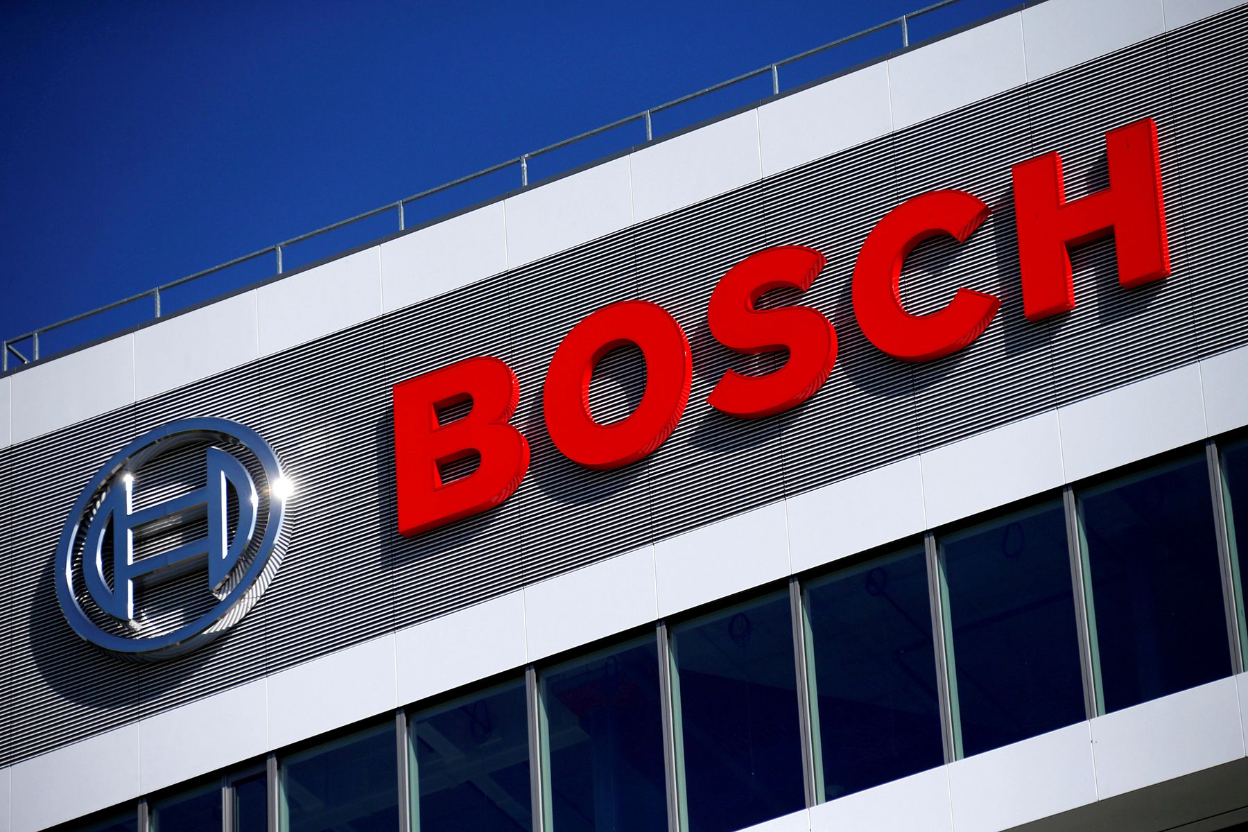 Bosch and Microsoft working together on vehicle software platform | Driving