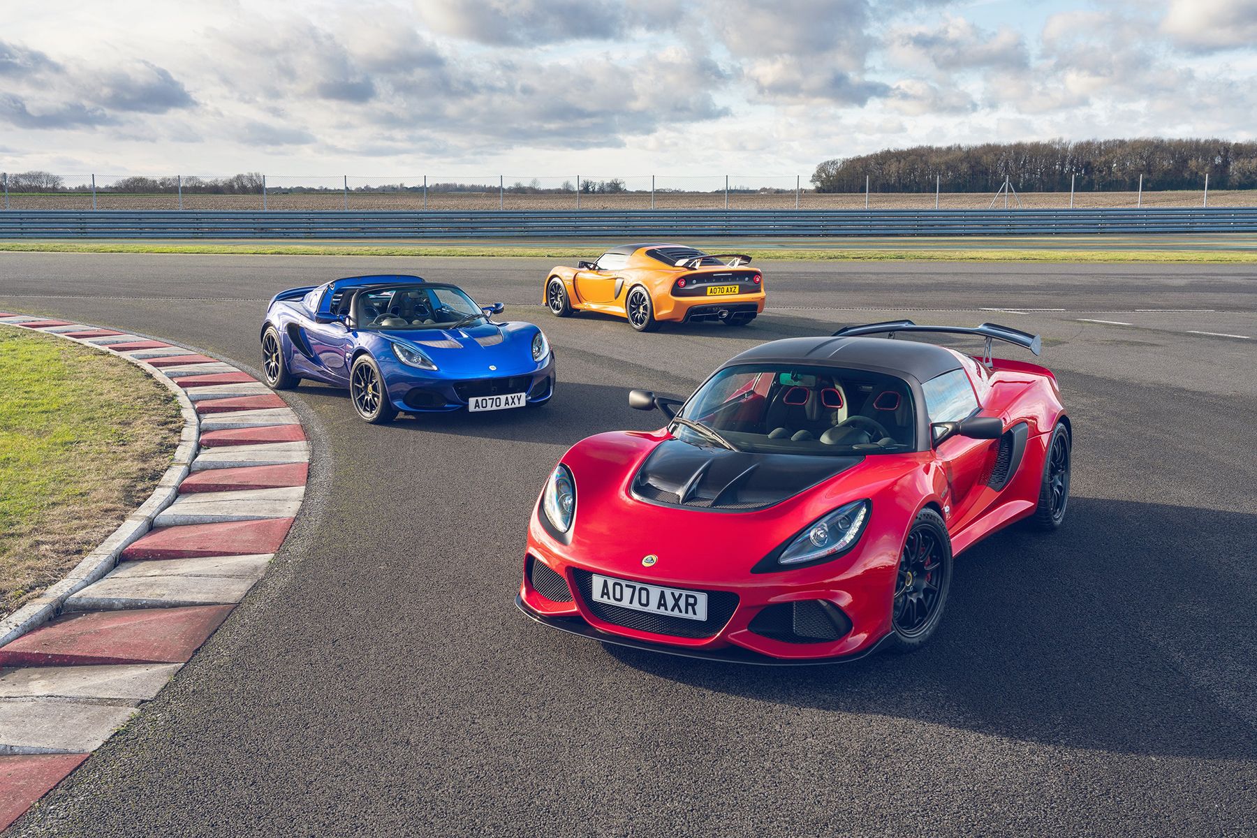 Lotus shows off Final Edition Elise, Exige send-off models | Driving