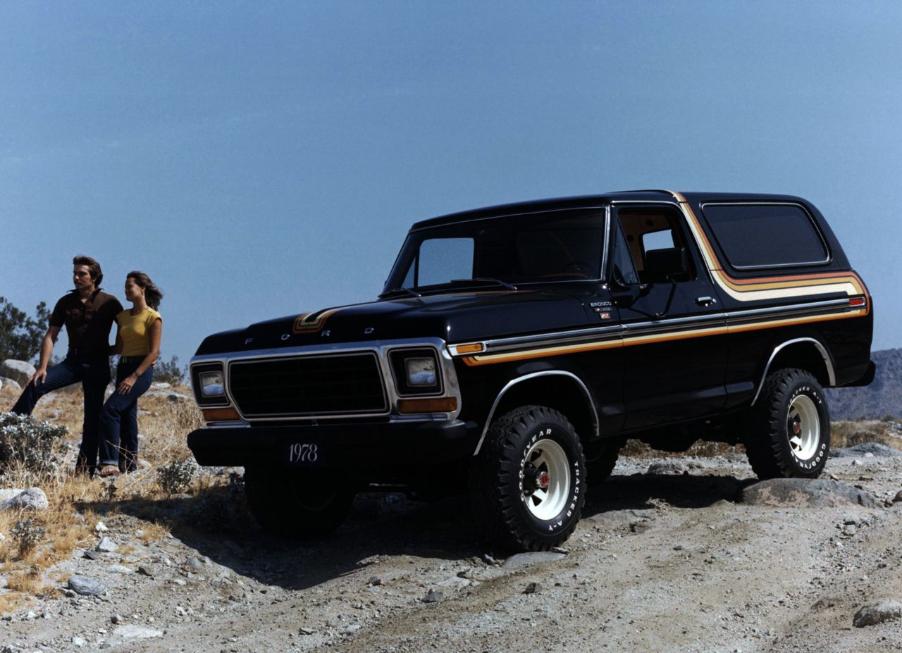Arch Rivals: Ford Bronco versus Chevrolet Blazer | Driving