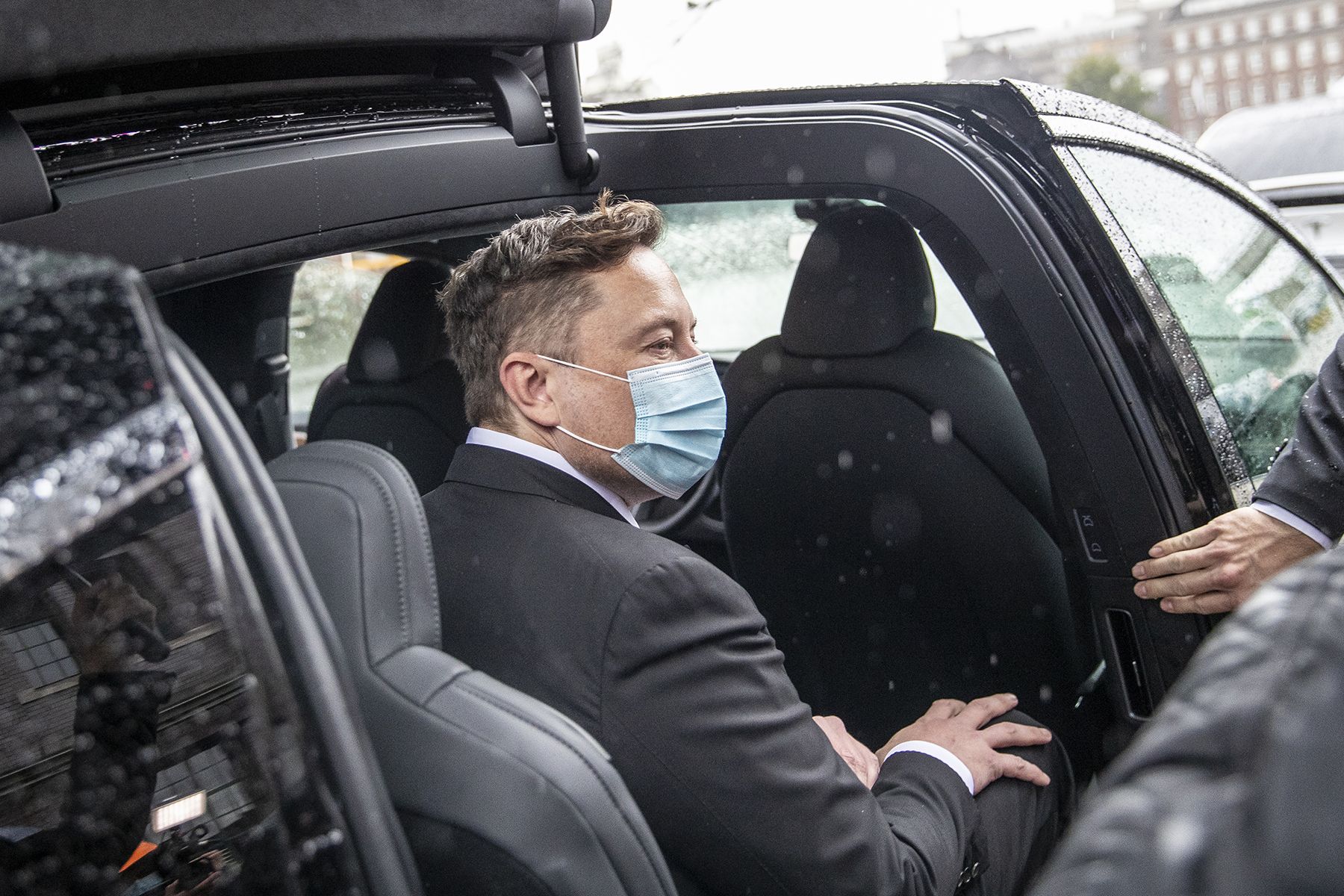 Elon Musk compares Trudeau to Hitler in Twitter meme | Driving