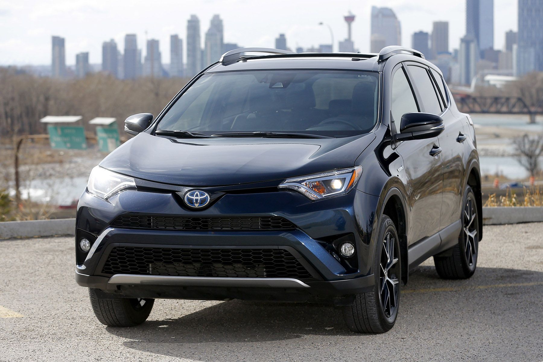 Owner Review: 2018 Toyota RAV4 Hybrid SE | Driving