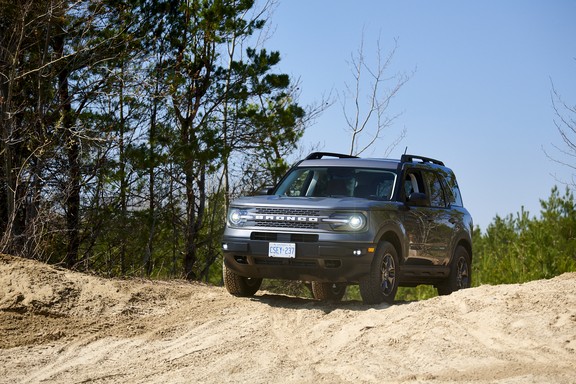 SUV Comparison: Jeep Cherokee Trailhawk vs Ford Bronco Sport Badlands ...